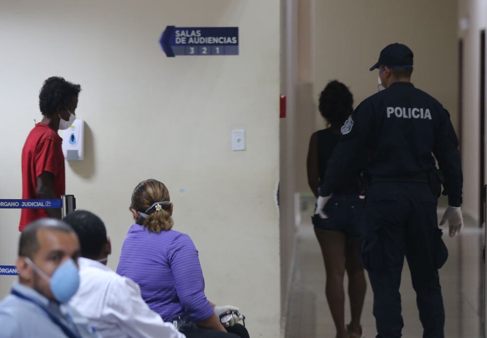 Juez Ordena La Detención De 2 Personas Y El Arresto Domiciliario De 4