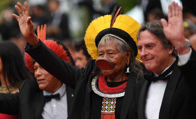 Líder indígena brasileño Raoni, en la alfombra roja de Cannes | La ... Líder indígena brasileño Raoni, en la alfombra roja de Cannes | La ...